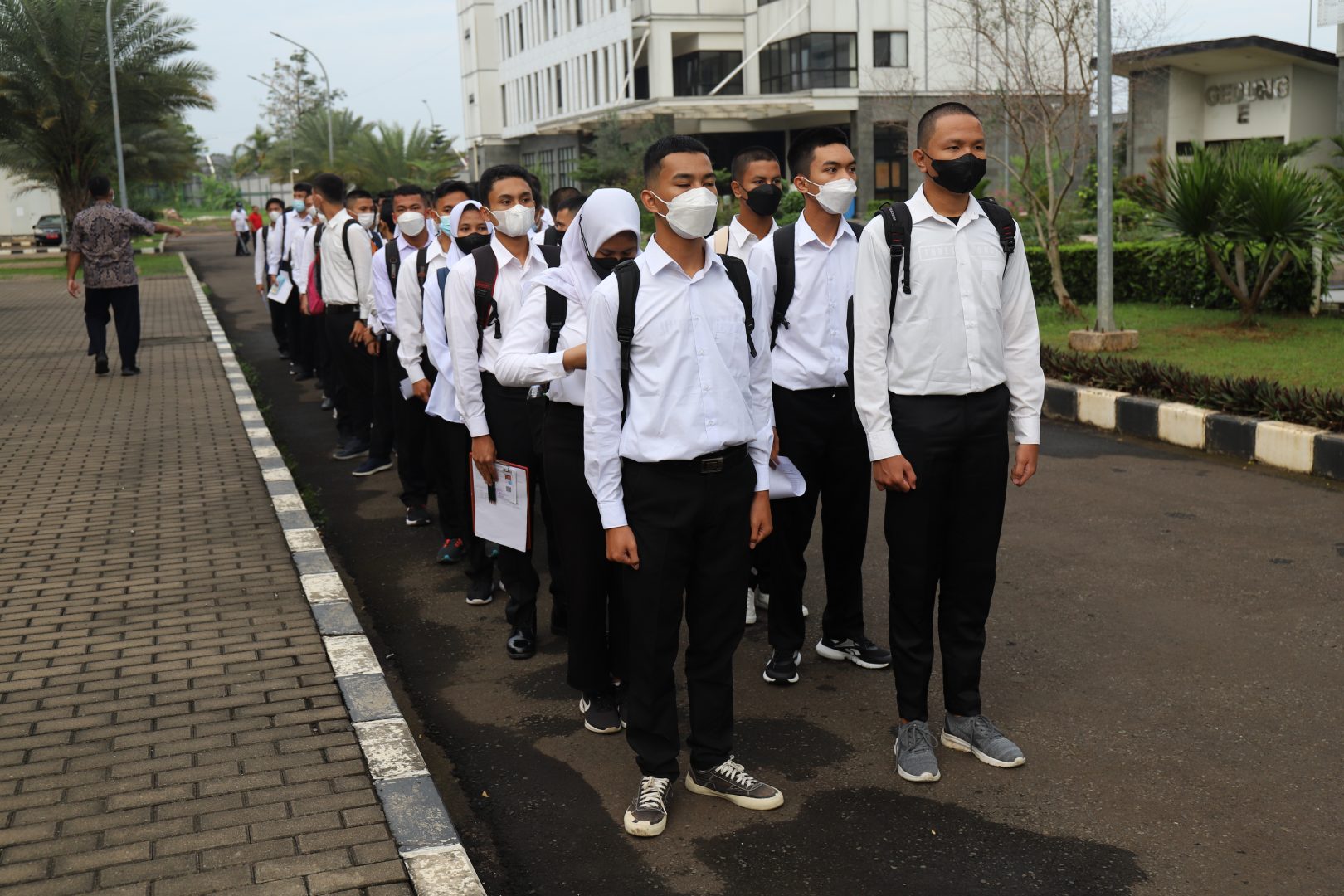 Seleksi Penerimaan Taruna Baru Poltek SSN - Disiplin, Belajar Cerdas ...