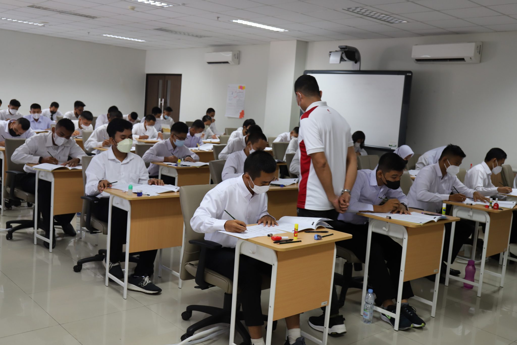 Seleksi Penerimaan Taruna Baru Poltek SSN - Disiplin, Belajar Cerdas ...